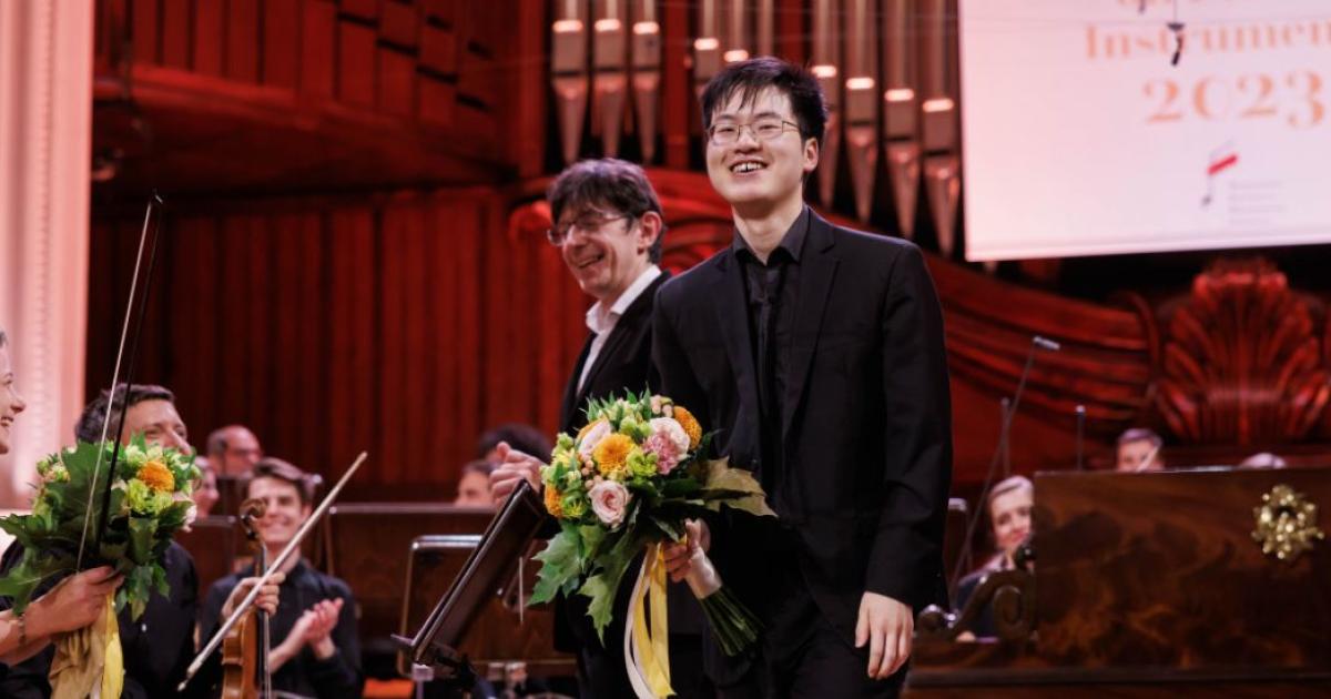 1er lauréat du Concours international Chopin sur instruments ...